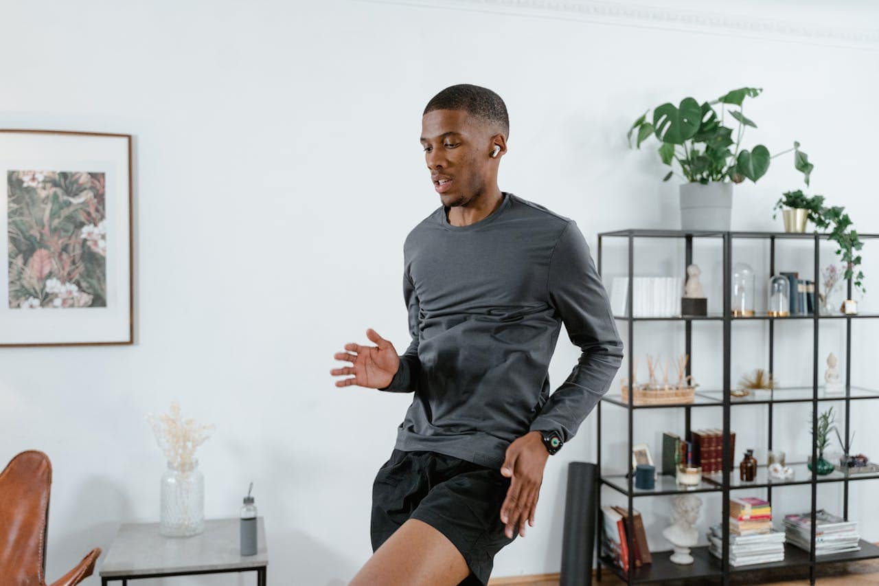 The Psychology Behind Group Workouts vs. Solo Exercise | relentlesswork.com